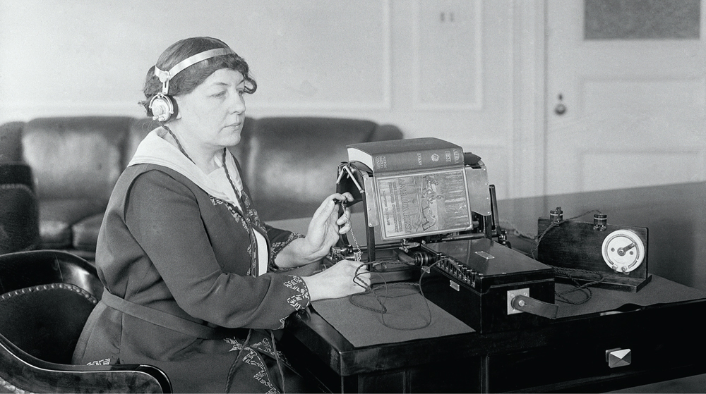 IEEE Spectrum NA July 2021The Future of Deep Learning Is Photonic