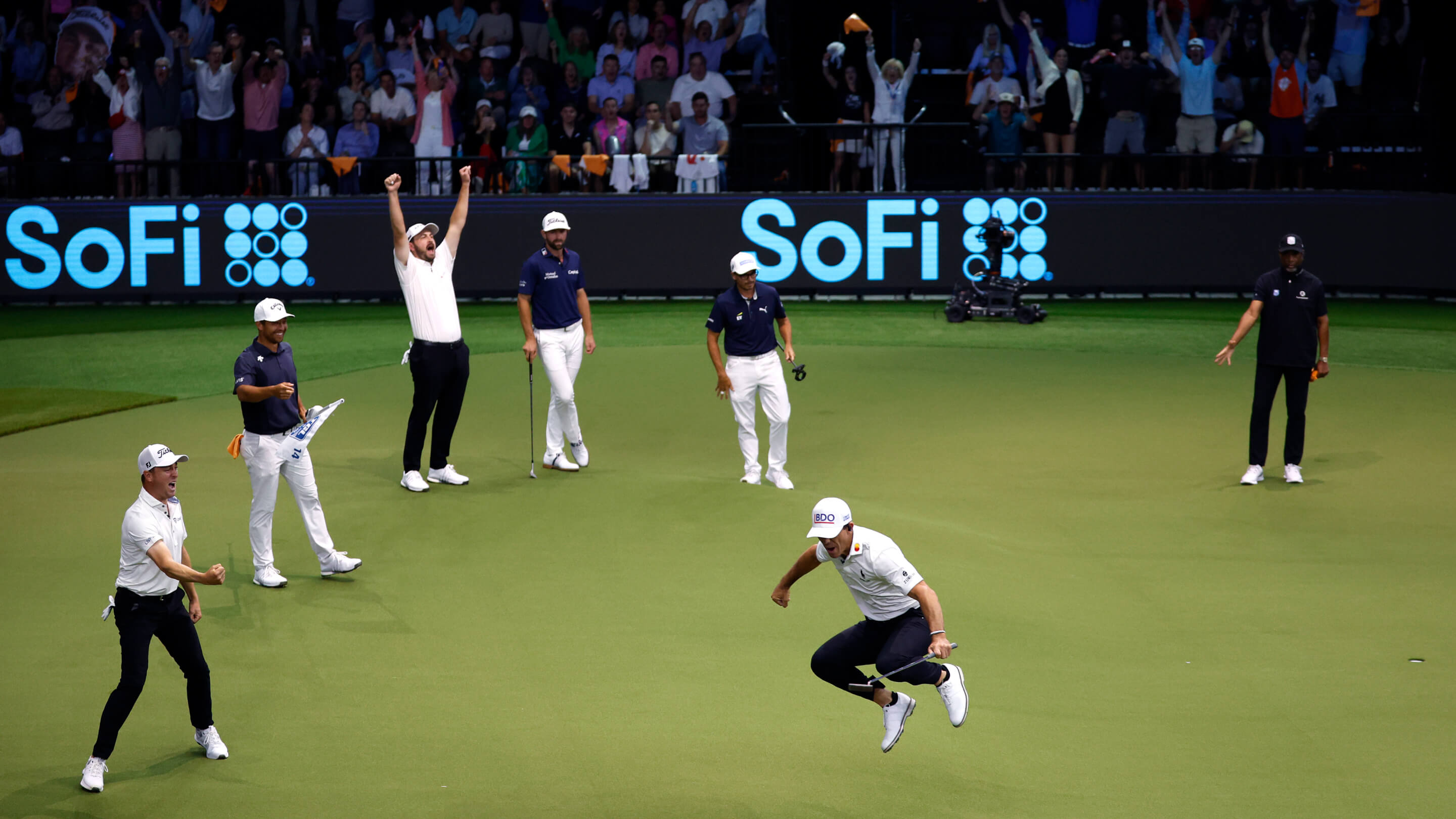 Met Extra April 2025Finale Fireworks